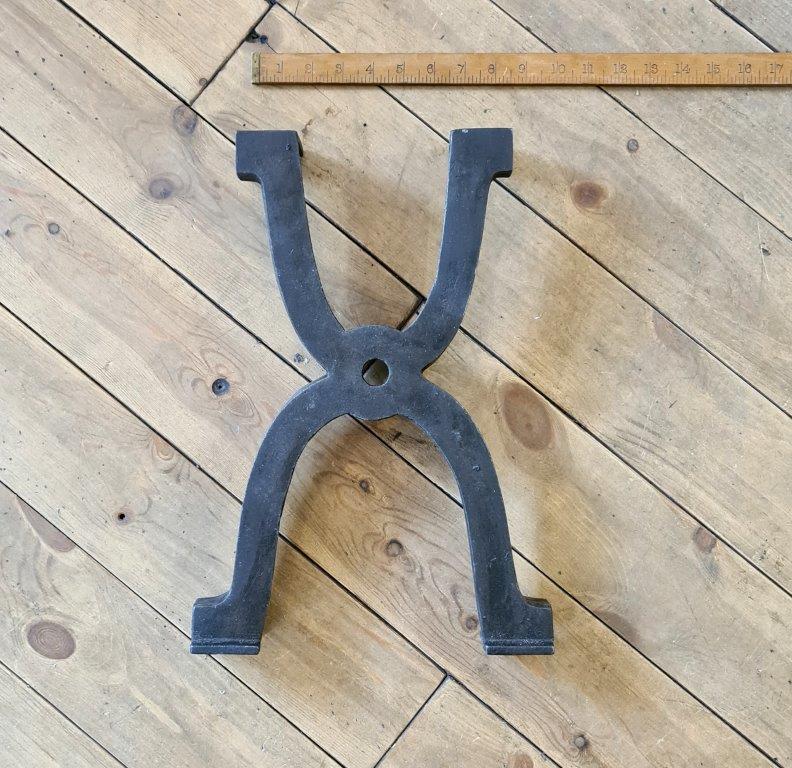 Bench End Frame ROMILLE Cast Iron 400mm x 190mm - Adfix Trade